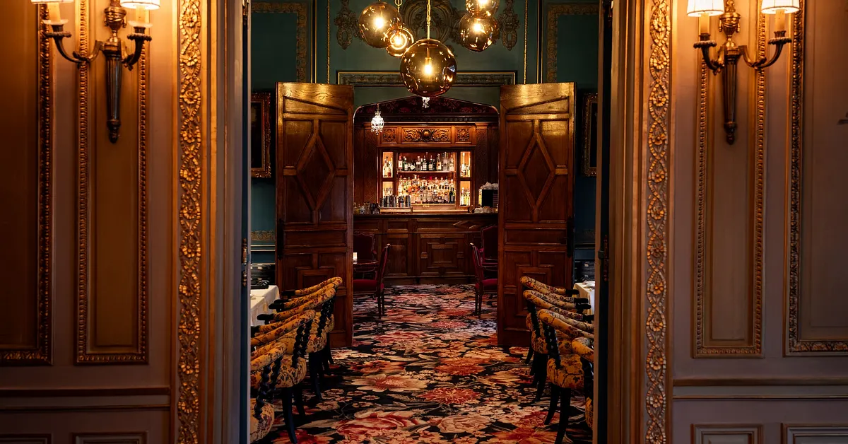 Le bar anglais du Raphael Bar Paris